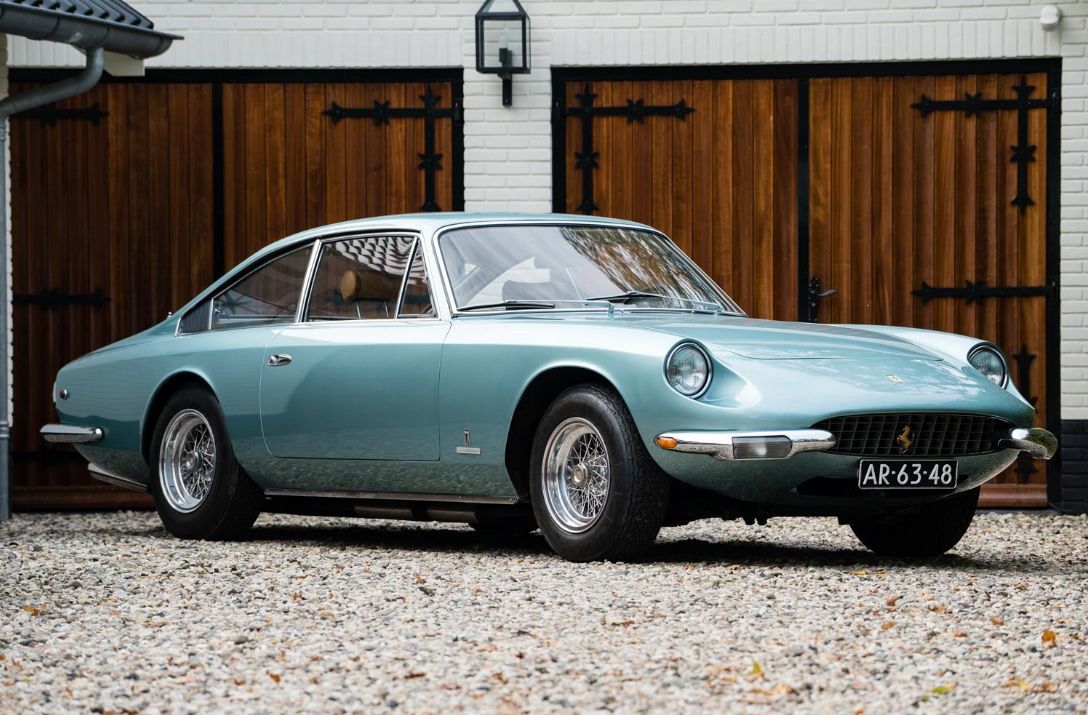 Ferrari 365 GT 2+2 ⋆ S2 Classic Cars